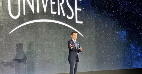 베일 벗은 신세계유니버스클럽 이마트 주가는 ‘요지부동