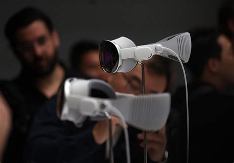 Apples Vision Pro Headset Is Expensive Not ‘magical And Anti Social