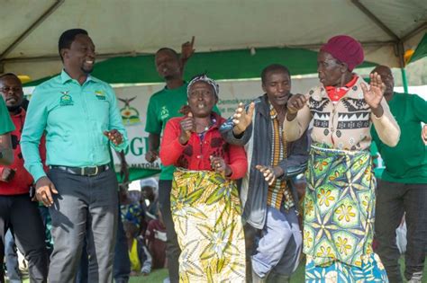 Ngororero Dr Frank Habineza Yijeje Abaturage Imbuto YUmuceri Uhingwa Mu Misozi Rwanda Tribune