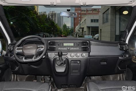 江铃福顺2 0T 手动中轴中高顶多功能乘用车 6 7座 柴油内饰全景正拍图片 汽车图片大全 易车