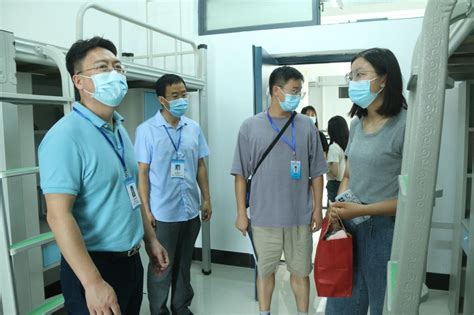 用心迎新，温情入寝——化学与生物工程学院党政领导班子带队深入学生宿舍开展走访慰问 桂林理工大学学工处网站