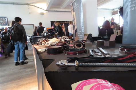 En Images Découvrez à Quoi Ressemble Le Premier Salon Dédié Au Bdsm à