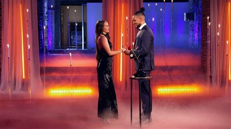 So Verknallt David Jackson Und Seine Lisa Tanzen Im Regen