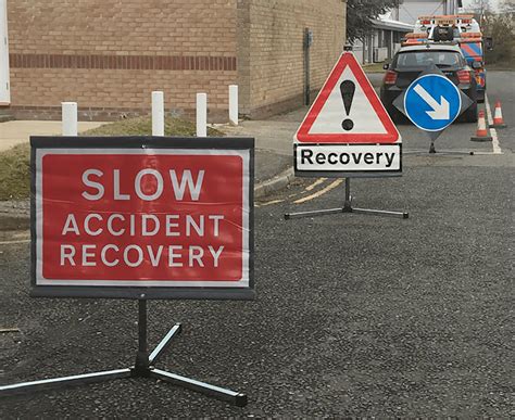 Slow Accident Recovery Reflective Roll Up Tripod Sign Prismatic