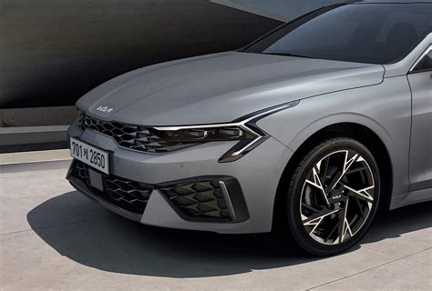 2025 Kia K5 Facelift Breaks Cover With Funky Leds And New Tech Carscoops