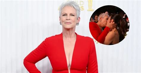 El Beso Viral Entre Jamie Lee Curtis Y Michelle Yeoh
