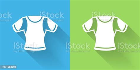 긴 그림자와 축구 아이콘 T 셔츠에 대한 스톡 벡터 아트 및 기타 이미지 T 셔츠 그림자 녹색 Istock