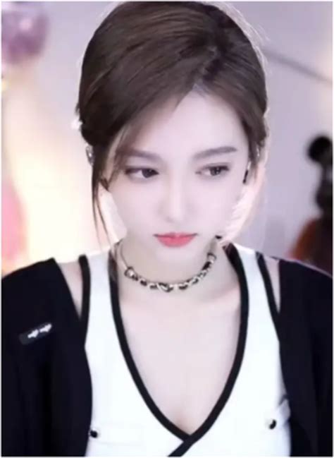 微凉表白子谦哥被拒，瞬间脸红！ 歪阅