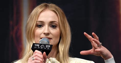 조현병 캐릭터 연구한 소피 터너