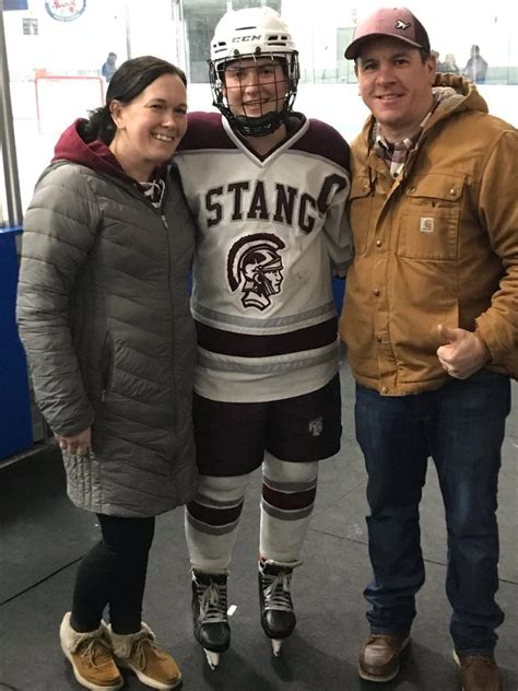 Bright Season Continues For Stang Girls Hockey As Brightman Gets Her