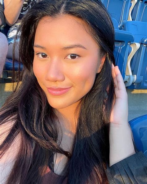8 Beautiful Portraits Of Deluna Darmawan Terry Putris Stepdaughter