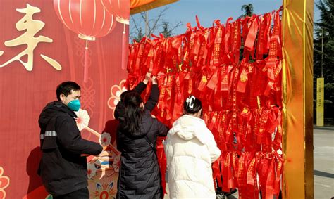 猜灯谜、系福带、观灯火 法门文化景区欢乐闹元宵凤凰网陕西凤凰网