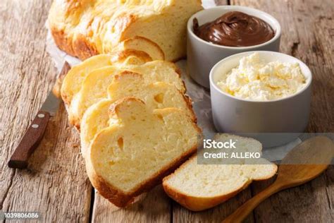 수 제 Brioche 빵과 마스 카 치즈 초콜릿 크림 클로즈업 가로 빵에 대한 스톡 사진 및 기타 이미지 빵 케이크 효모