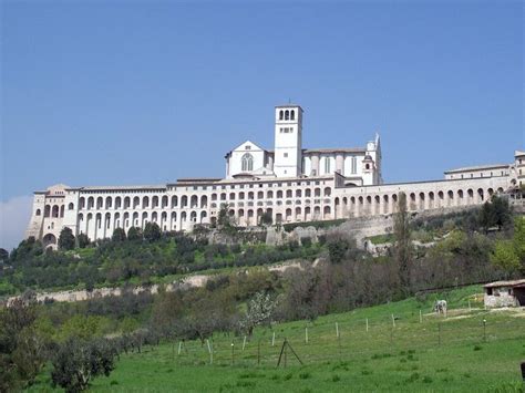 Assisi Guided Walking Tour Best Things To See In Assisi Official Tour