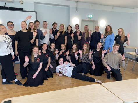 Eesti Rahvakultuuri Keskuse Rahvatantsujuhtide Kooli Kursuslaste Manifest 2025 Tantsukuukiri