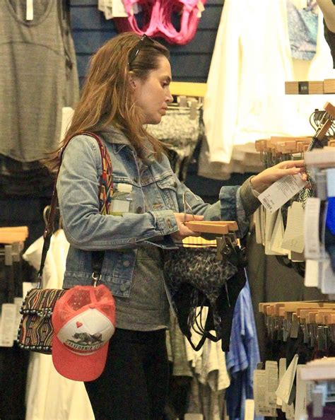Eliza Dushku Shopping At Lululemon In Beverly Hills Hawtcelebs