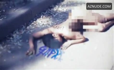 Erykah Badu Sexy Scene In Window Seat Aznude