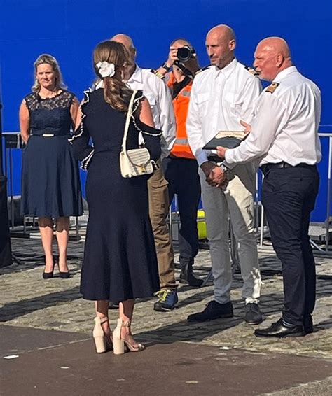 Alexia draagt jurk van Máxima tijdens scheepsdoop Modekoningin Máxima