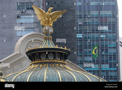 Theatro Municipal do Rio de Janeiro visto em diferentes aproximações Stock Photo Alamy