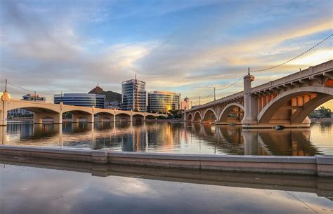 A Guide For Paddle Boarding Tempe Town Lake