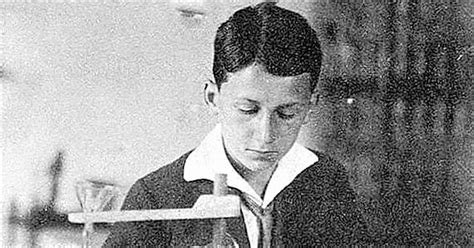 Никола Тесла не только никогда не состоял в браке но и в интимных отношениях History Empires