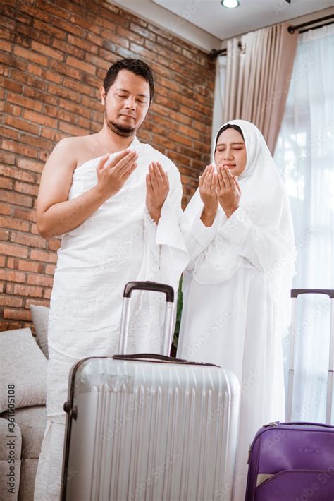 Muslim Couple Wear Ihram Praying Open Their Arm Wearing Ihram Before