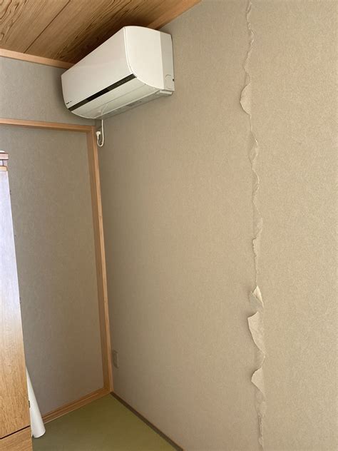 【地震による天井、壁のひび割れについて】 かべがみ屋さん アクセントクロス専門店