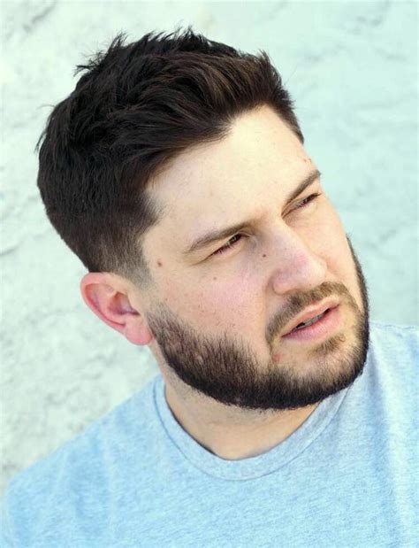 20 Selected Haircuts For Guys With Round Faces