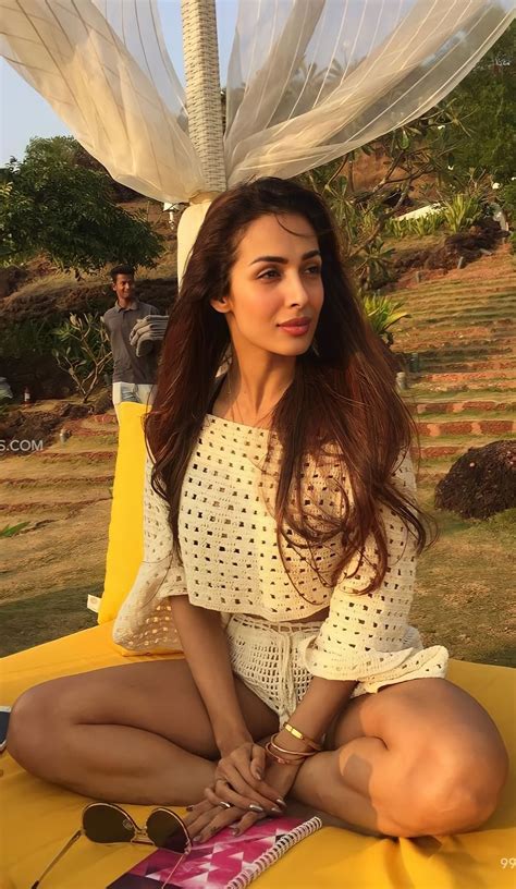Malaika Arora Sexy Thighs 🍗😘 Rmalaikaarorahot