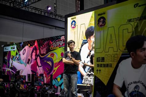 云逛七彩虹bw 2023 感受性能炸裂的dlss 3游戏新体验 游民星空