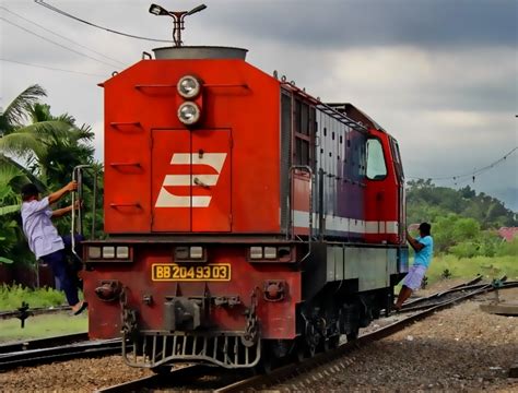 Jenis Lokomotif Kereta Api Indonesia Yang Digunakan PT KAI Motospes Web Id