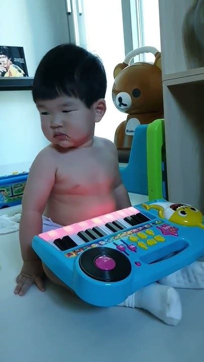 상어가족 티라노버전 디제잉하는 아기 Youtube