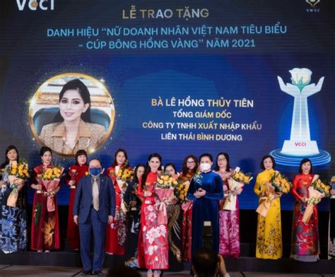 CEO IPPG nhận giải Bông hồng vàng lần Tràng Tiền Plaza