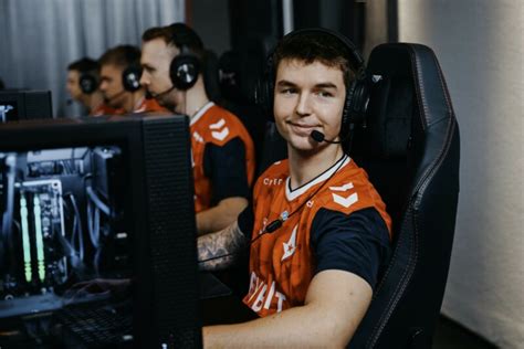 Eu amo jogar ele device rasga elogios à promessa da Astralis
