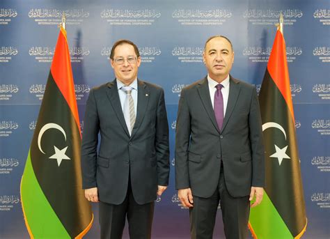 وكالة الأنباء الليبية الباعور وسفير روسيا الاتحادية يبحثان سبل تعزيز