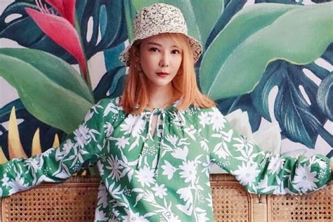Tong Bing Yu Biography Husband Sister Age Net Worth Instagram