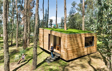 Tiny Green Roofed House Proves The Superiority Of Ecuadors Traditional