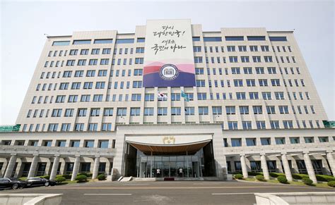 김건희 명품가방 수수 의혹 커지자대통령실 영부인에 의도적 접근