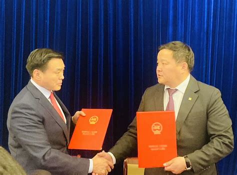 Өмнөговь АЙМГИЙН ЗАСАГ ДАРГА Р СЭДДОРЖ МОНГОЛ УЛСЫН