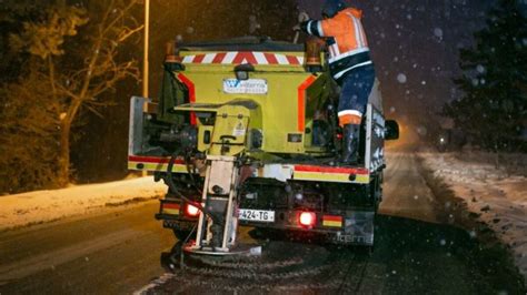 მერიის განცხადებით თბილისში დაყრილია დაახლოებით 200 ტონა ტექნიკური მარილი