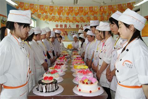 西点师工资一般多少钱烘焙师工资大约多少 9万个为什么