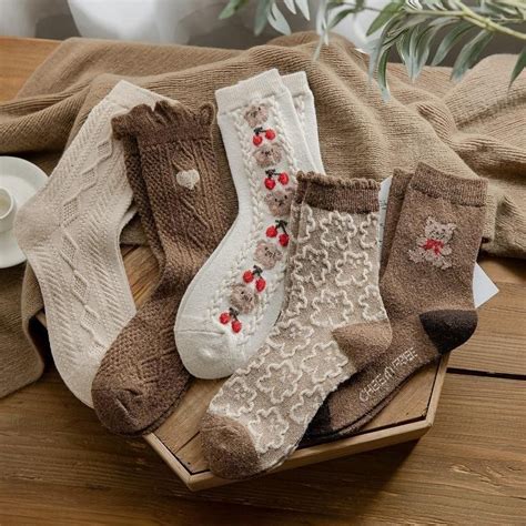 Women Floral Thick Warm Casual Vintage Winter Socks 곰 패턴 패턴 양털