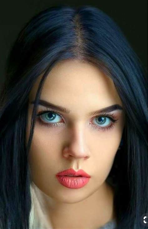 Черные волосы и голубые глаза 44 фото