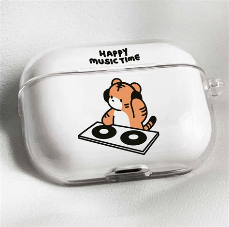 귀여운 디제잉 호랑이 타이거 프로2케이스 일러스트 에어팟프로 에어팟케이스 123세대 파스텔톤 옐로 오렌지 투명 반투명케이스 예쁜 디자인 일러스트 남친 여친 선물 생일선물