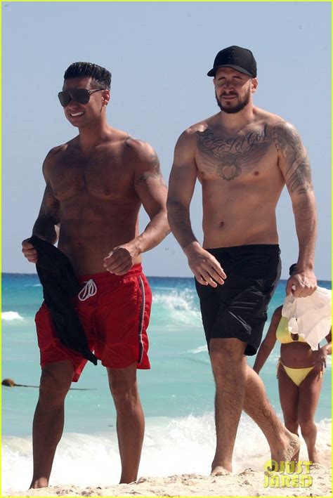 Photo Jersey Shore Pauly D Vinny Go Shirtless In Cancun 07 Photo
