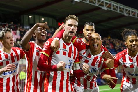 Top Oss Legt Fc Den Bosch Met Drie Goals Op De Pijnbank In Derby Oss