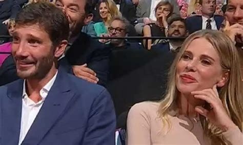 Alessia Marcuzzi Risponde Alle Accuse Ma Poi Cancella Il Messaggio