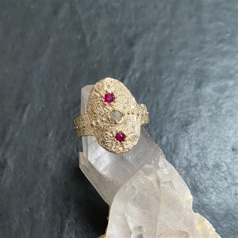 Ruby And Diamond 9ct Gold Shield Ring Momocreatura