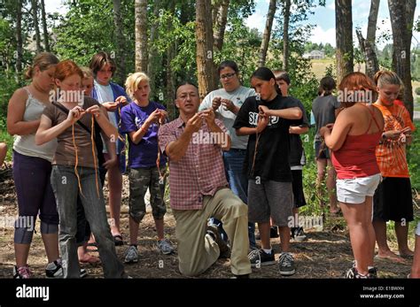 Native American Clothing Tree Bark Hi Res Stock Photography And Images Alamy