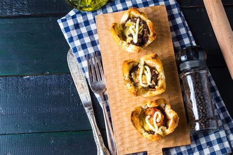 Torrada Assada Com Carne De Queijo Foto Premium